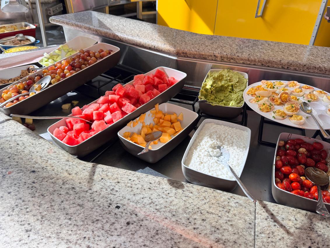 Chef Mickey's Breakfast Review: A Complete Guide To Disney's Classic Character Dining Experience ...